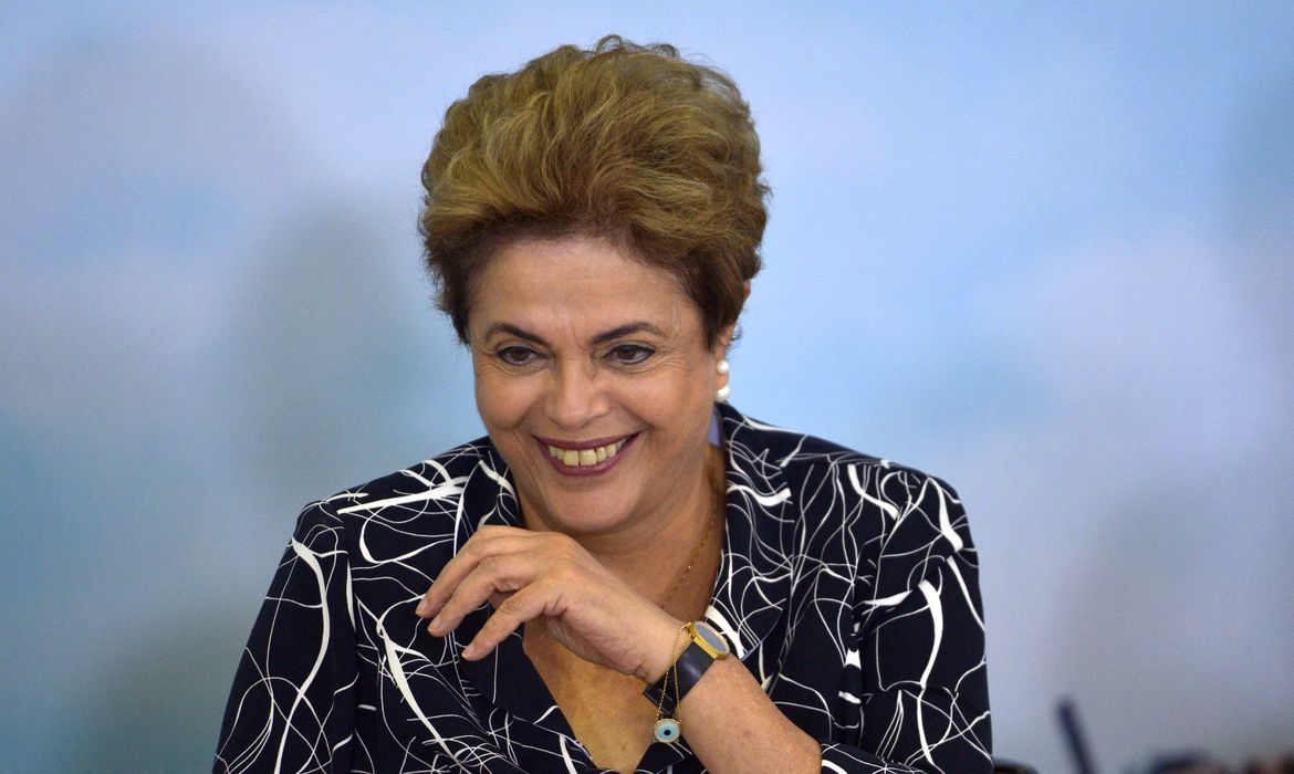 Dilma é confirmada como presidente do banco dos Brics