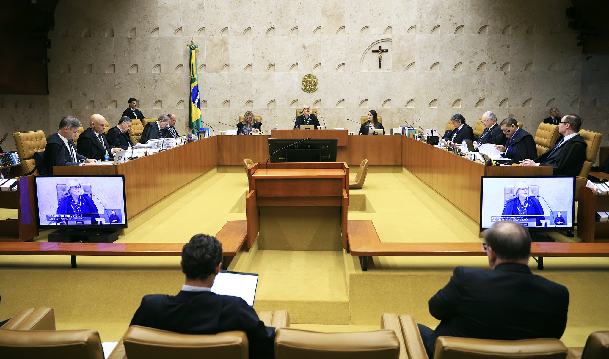 Por que não designar mais sessões extraordinárias no STF? Por que não designar mais sessões extraordinárias no STF?