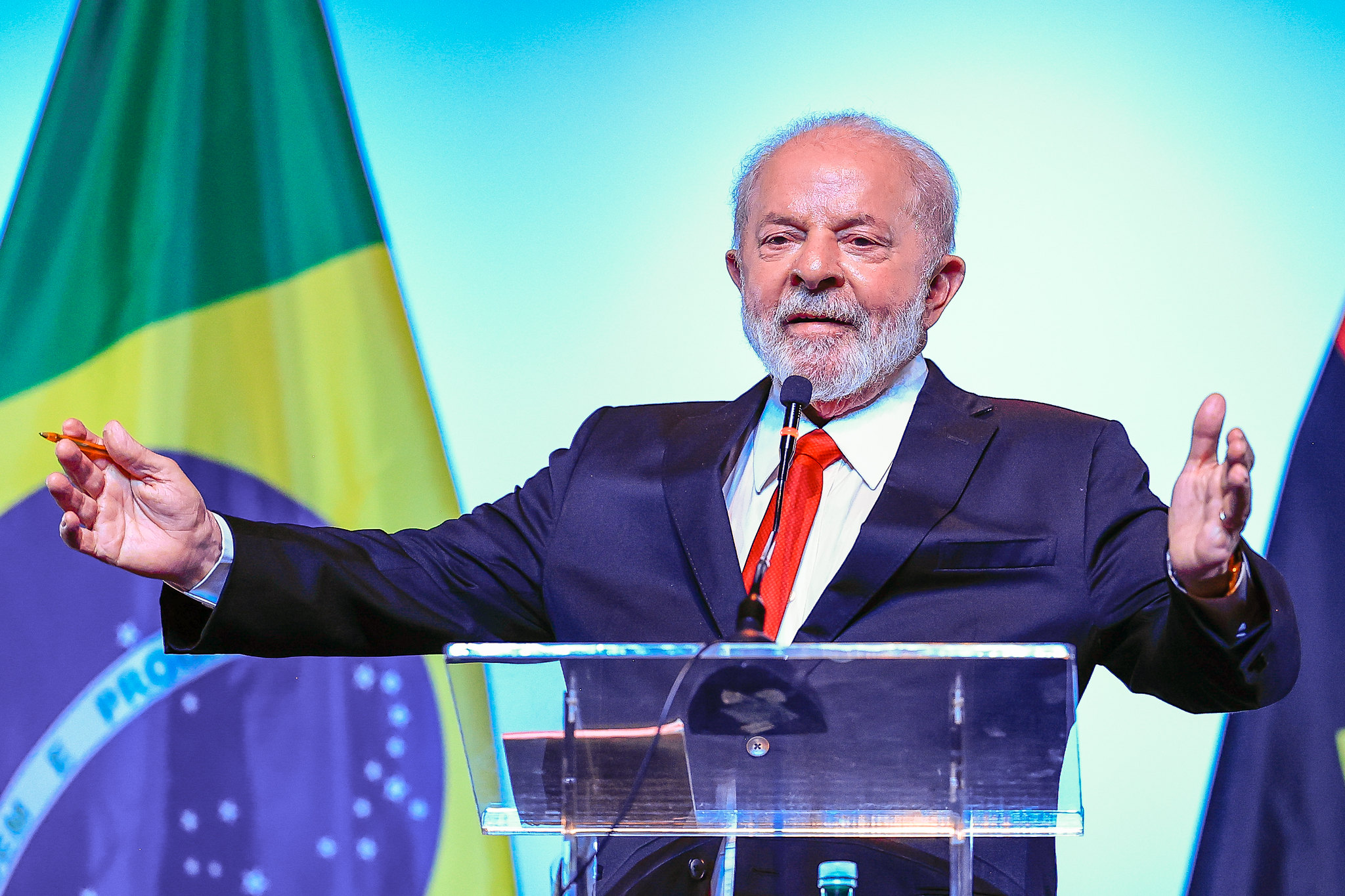 Lula envia ao Congresso medida provisória para tributar fundos dos ...