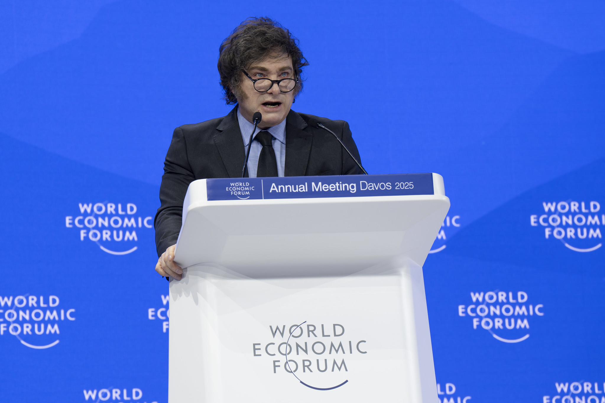 Milei acusa elite econômica de promover ‘wokeismo’ e conclama união a ...