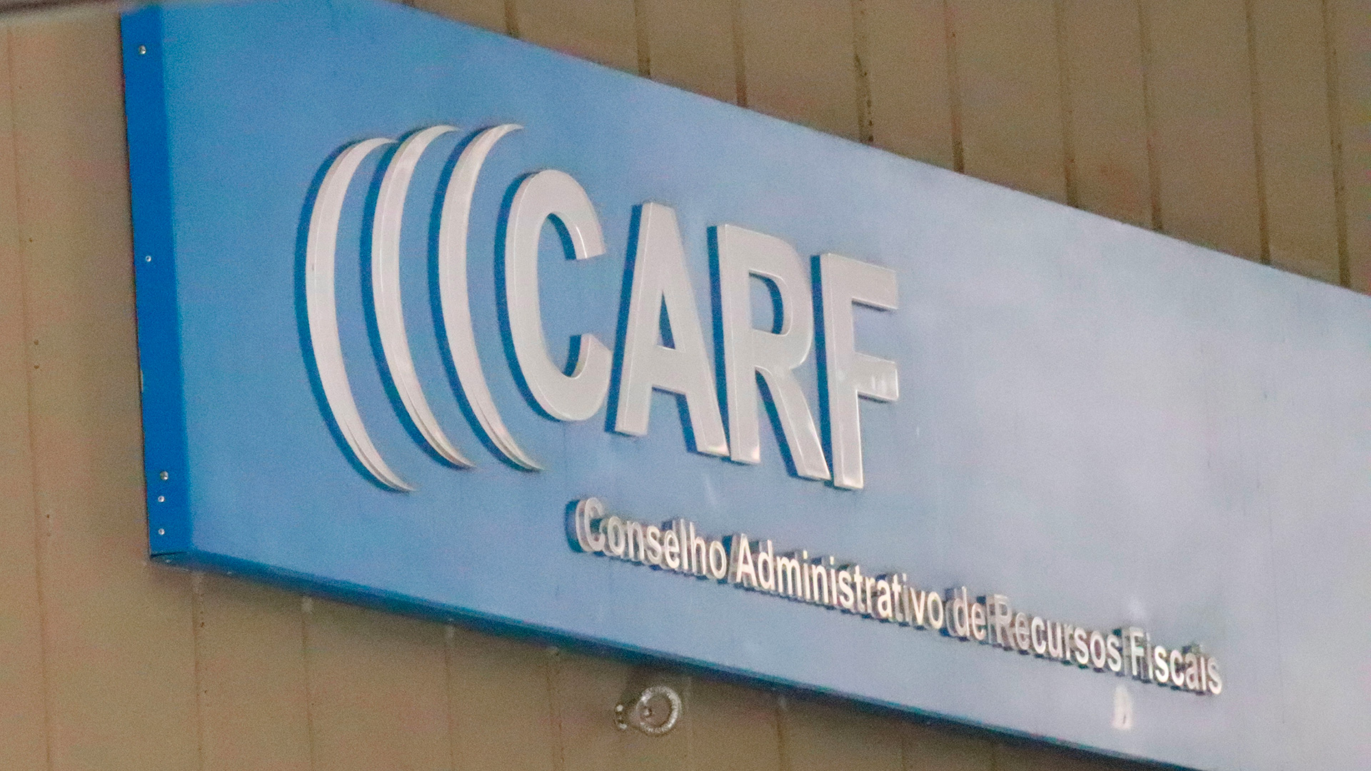 Carf suspende caso de prescrição intercorrente para aguardar STJ