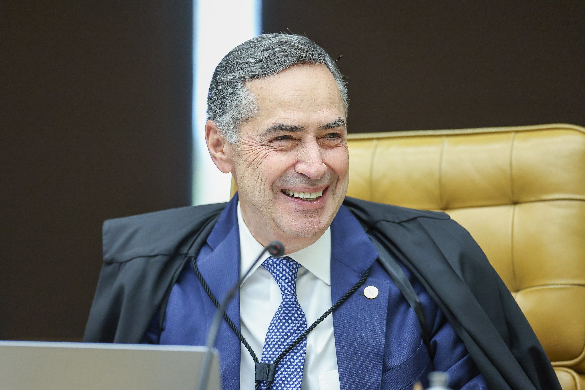 Relembre a trajetória de Barroso, conhecido por posicionamentos ...
